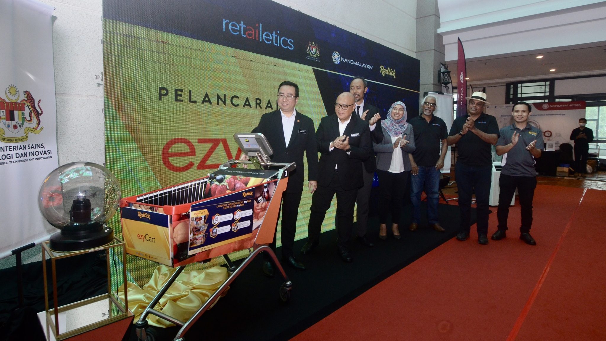 Troli Pintar EzyCart Dilancarkan Bagi Memudahkan Pengguna Membeli-Belah ...