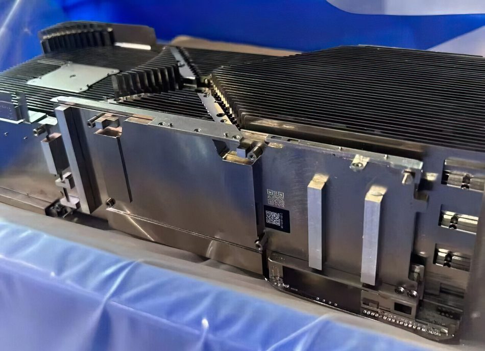 Gambar Penyejuk Prototaip Gergasi NVIDIA GeForce RTX “4090 ...