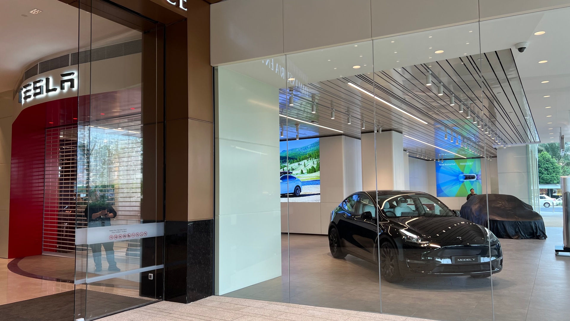 Tesla Experience Store Pertama Di Malaysia Dibuka Di Pavilion Damansara ...
