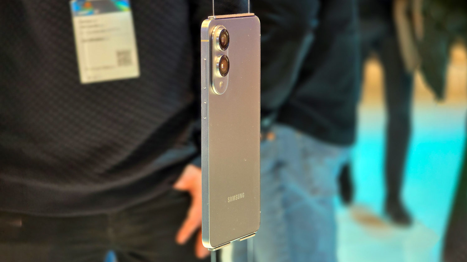 Samsung Dilaporkan Menangguhkan Pembangunan Galaxy Edge 2 | Amanz