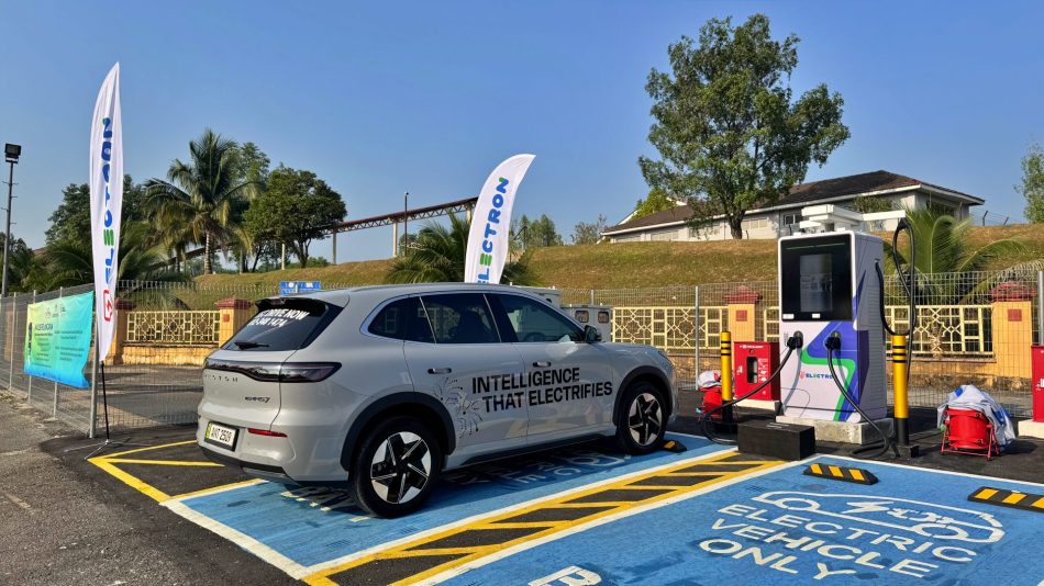 Pengecas EV TNB Electron Dilancarkan di Politeknik Sultan Azlan Shah ...